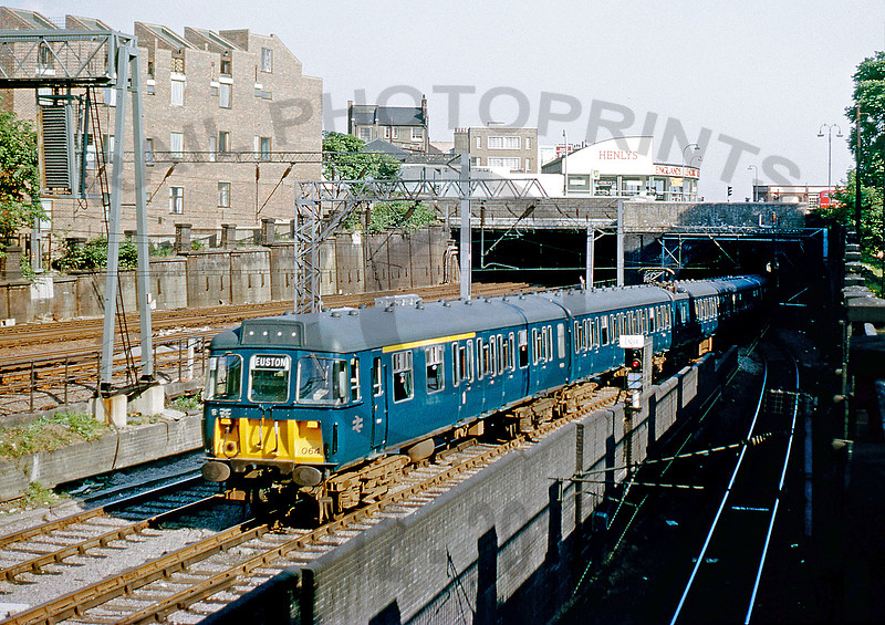 Rail Photoprints | Class 310 | 310064-Y-CamdenBank-0566-DCC503